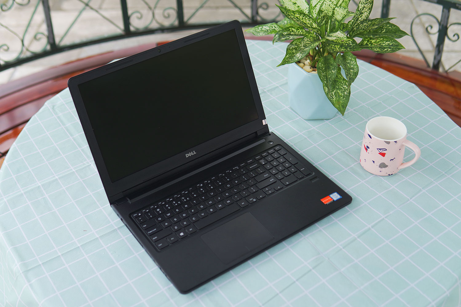 Laptop Dell Vostro 3568 i7-7500U/ 8GB/ 256GB SSD/ AMD Radeon R5 M420 ...