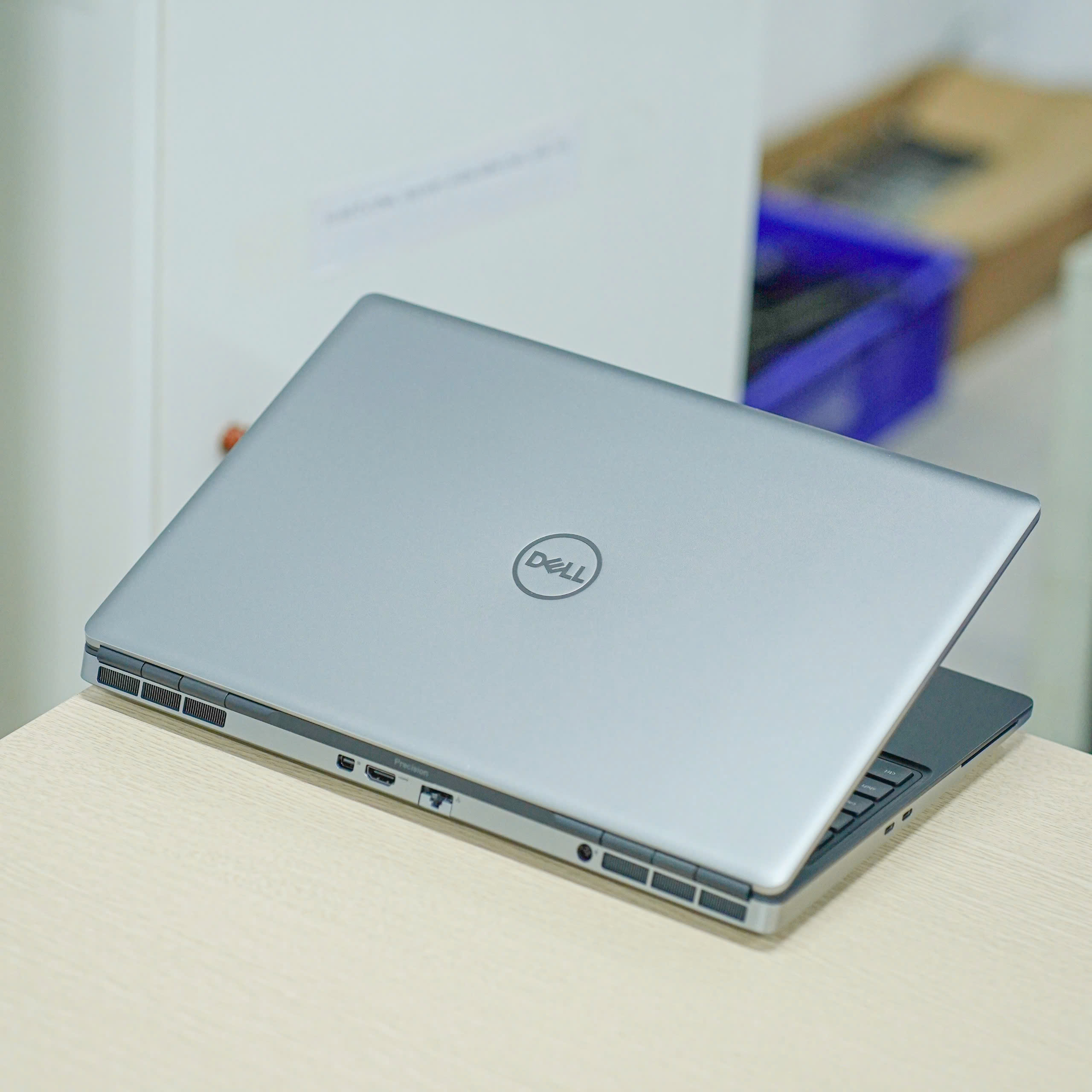 Dell Precision 7550 i9-10885H/ 16GB Ram/ 512GB SSD