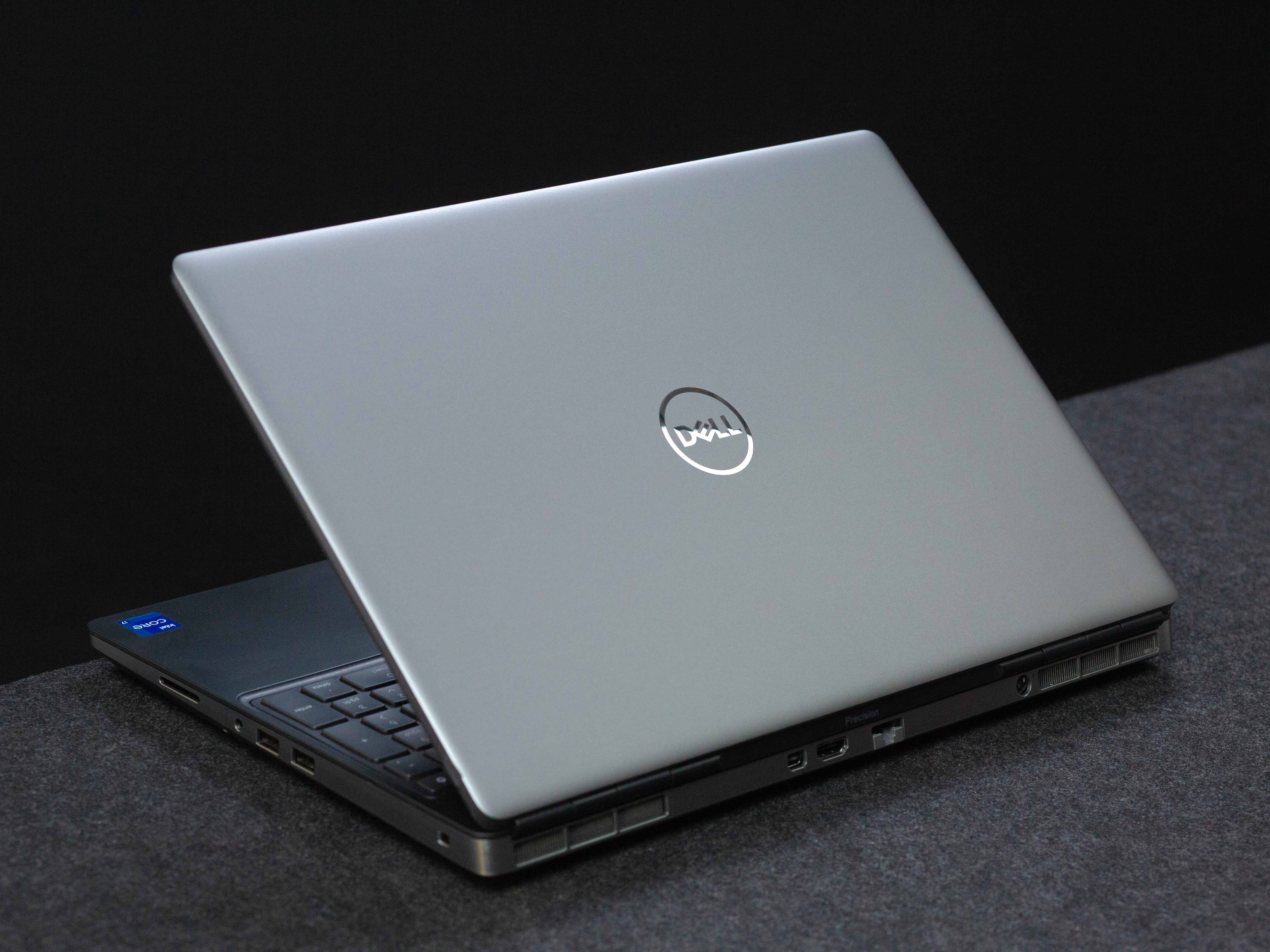 Dell Precision 7560 Xeon W-11855M/ VGA T1200 4GB/ 15.6'' FHD IPS